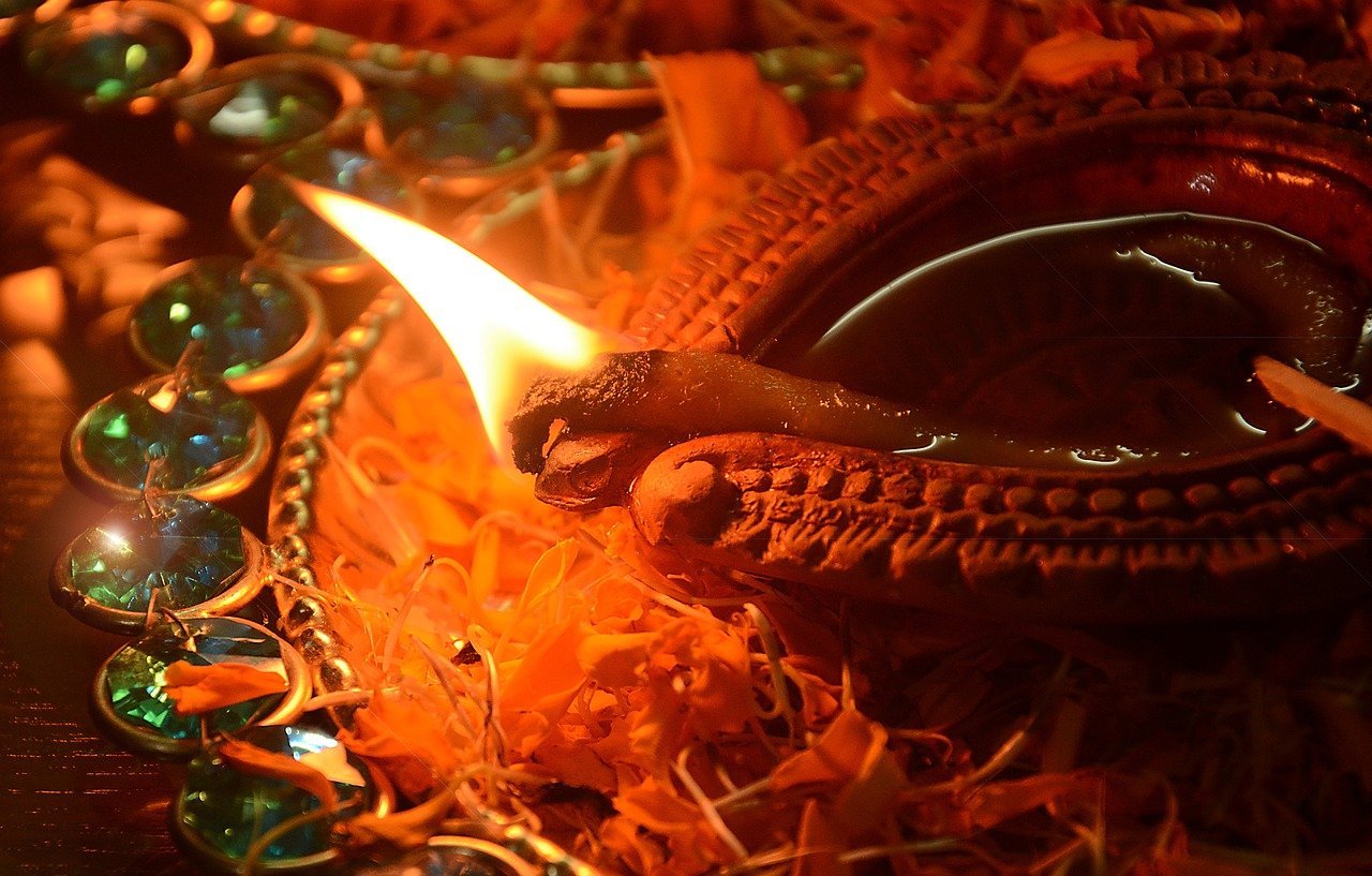 Diwali, la fête des lumières - Centre de méditation Raja Yoga Québec
